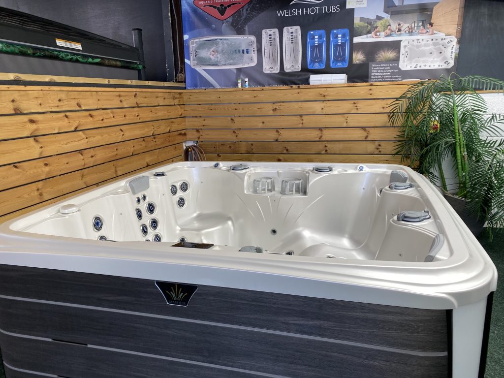 Marquis Spas Crown Summit - Welsh Hot Tubs